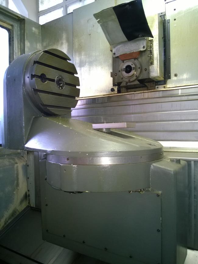 Maho MH 600 C mit Werkzeug Wechsler 5 axis universal milling machine ...