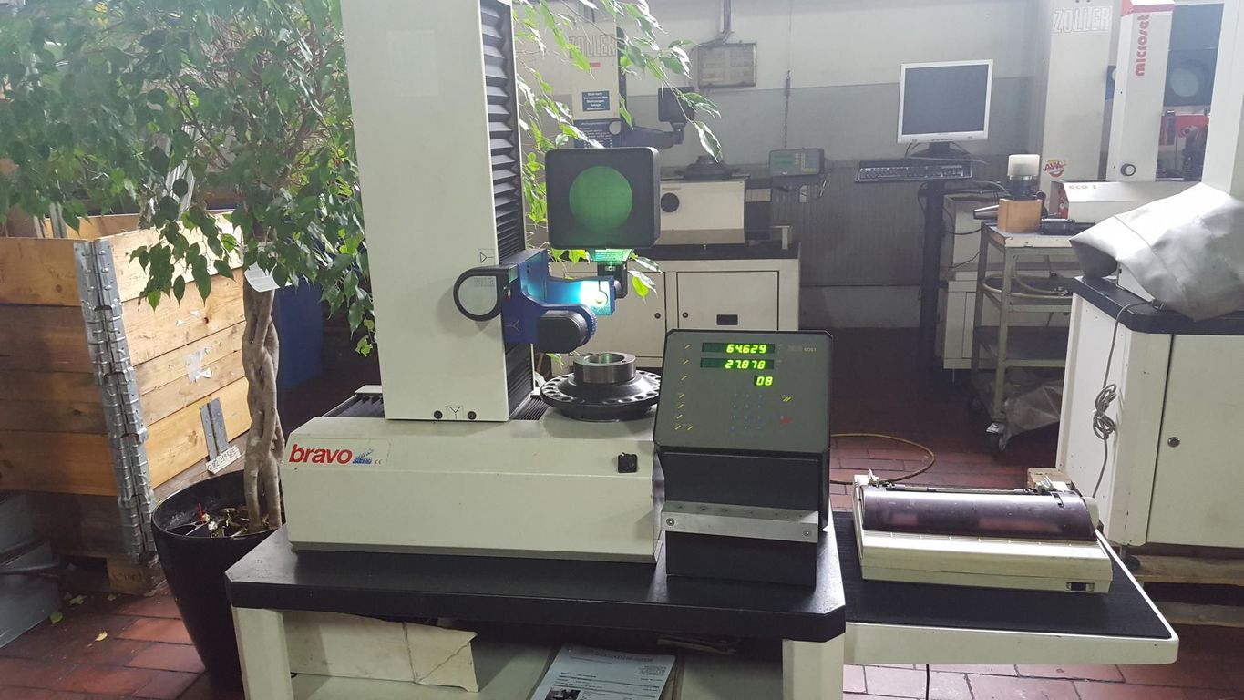 Zoller Bravo 2 Tool setting | WorldMach.com - New and used machines for ...